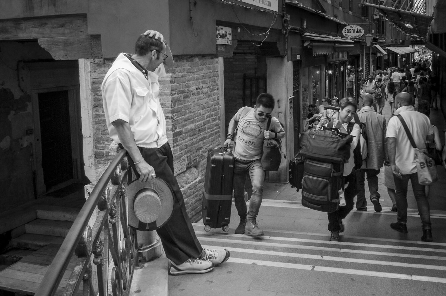 Mastering Street Photography - Black+White Photography